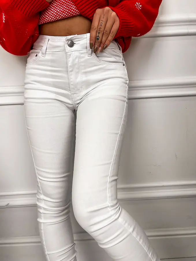 Biele rifle s vysokým pásom+ | Starstyle.cz