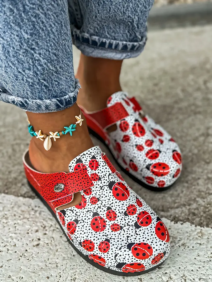 Vzorované zdravotnícke šľapky LADYBIRD+ | Starstyle.cz